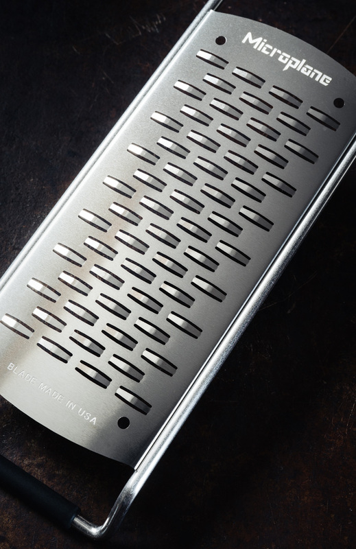 Microplane Reibe 2-Wege Schneide black | Freistaat MEGA STORE Camping Shop